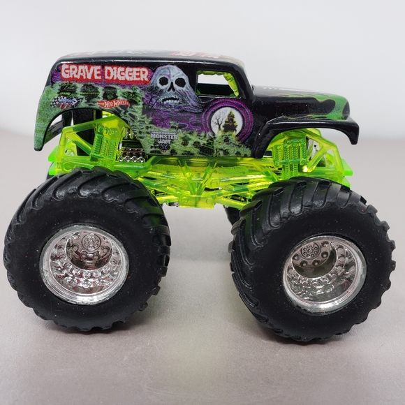 Toys | Hot Wheels Grave Digger Monster Jam Truck Bad To The Bone 4th ...